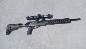 CZ-512 Tactical Félautomata .22 LR Puska